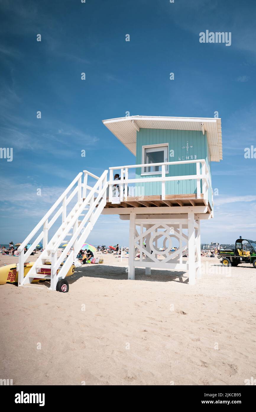 A vertical of a lifeguard house at the beach Stock Photo - Alamy