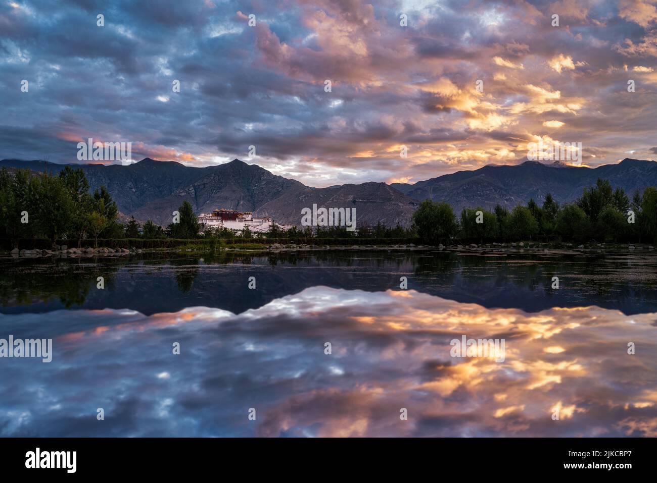 The breathtaking beauty of nature in Lhasa, Tibet, China, at sunset ...