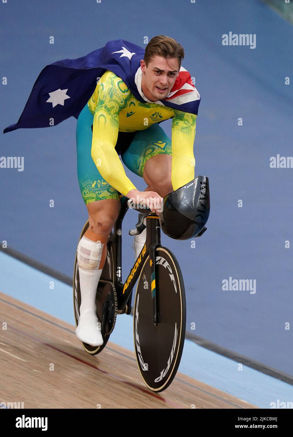 Australia's Matthew Glaetzer celebrates winning the Men's 1000m Time ...