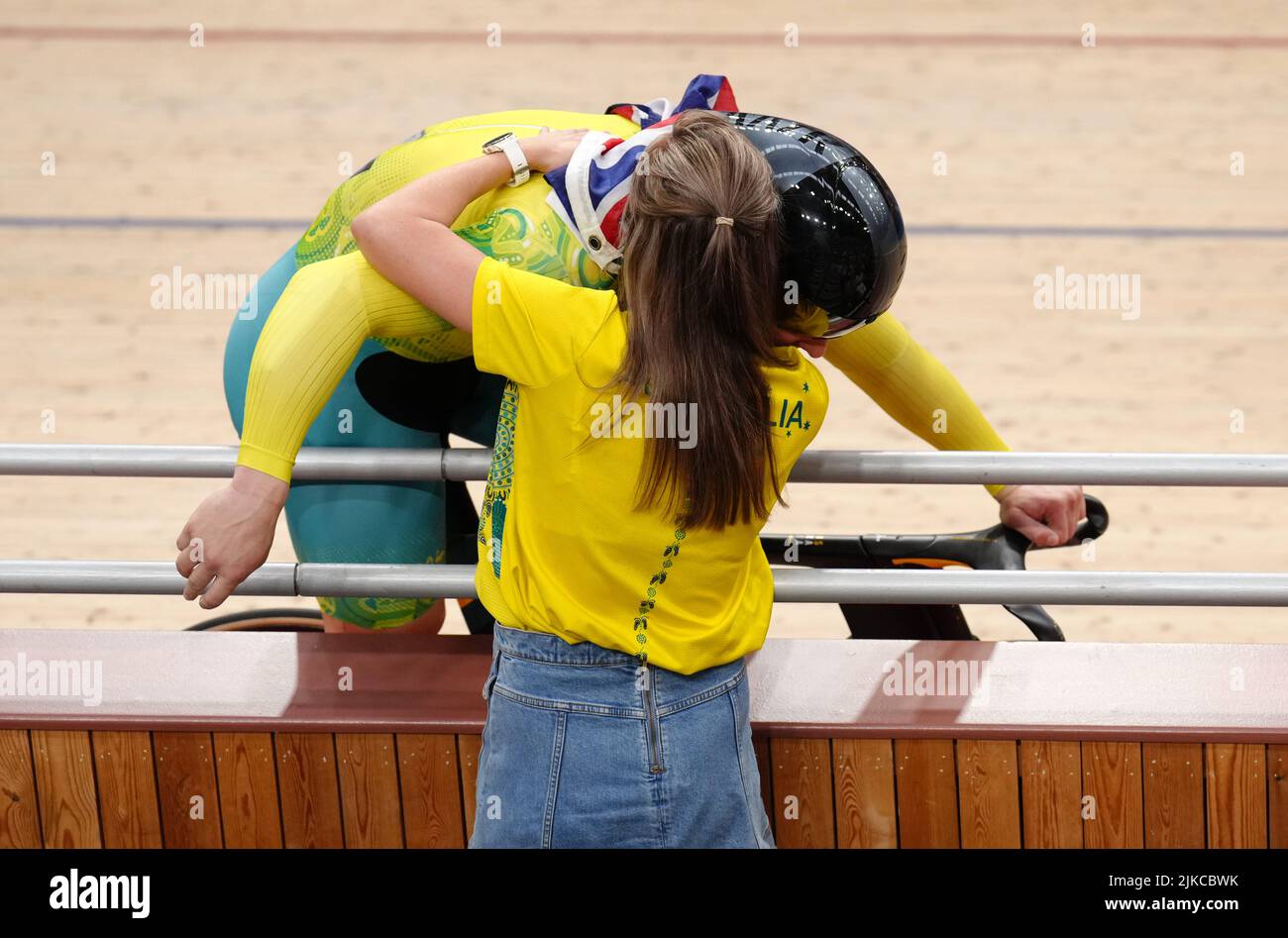 Australia's Matthew Glaetzer celebrates winning the Men's 1000m Time ...