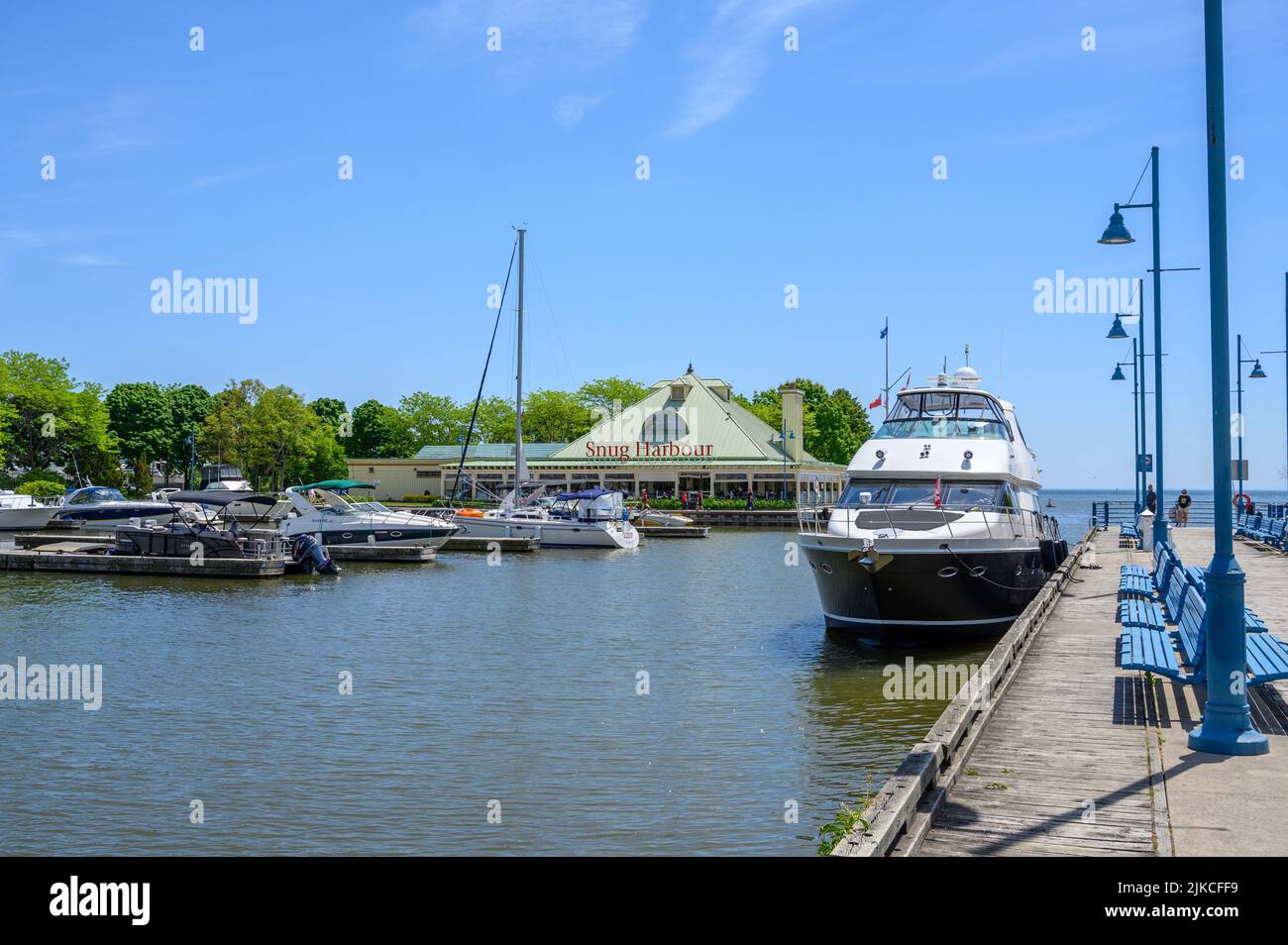Snug harbour seafood bar and grill hi-res stock photography and images ...