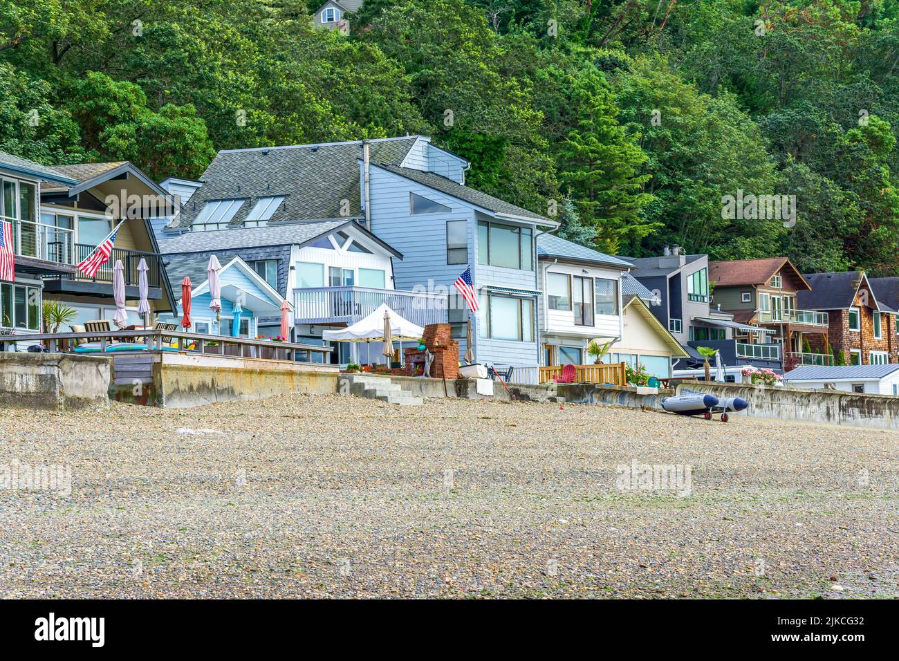 Waterfront view homes at Das Point, Washington Stock Photo - Alamy