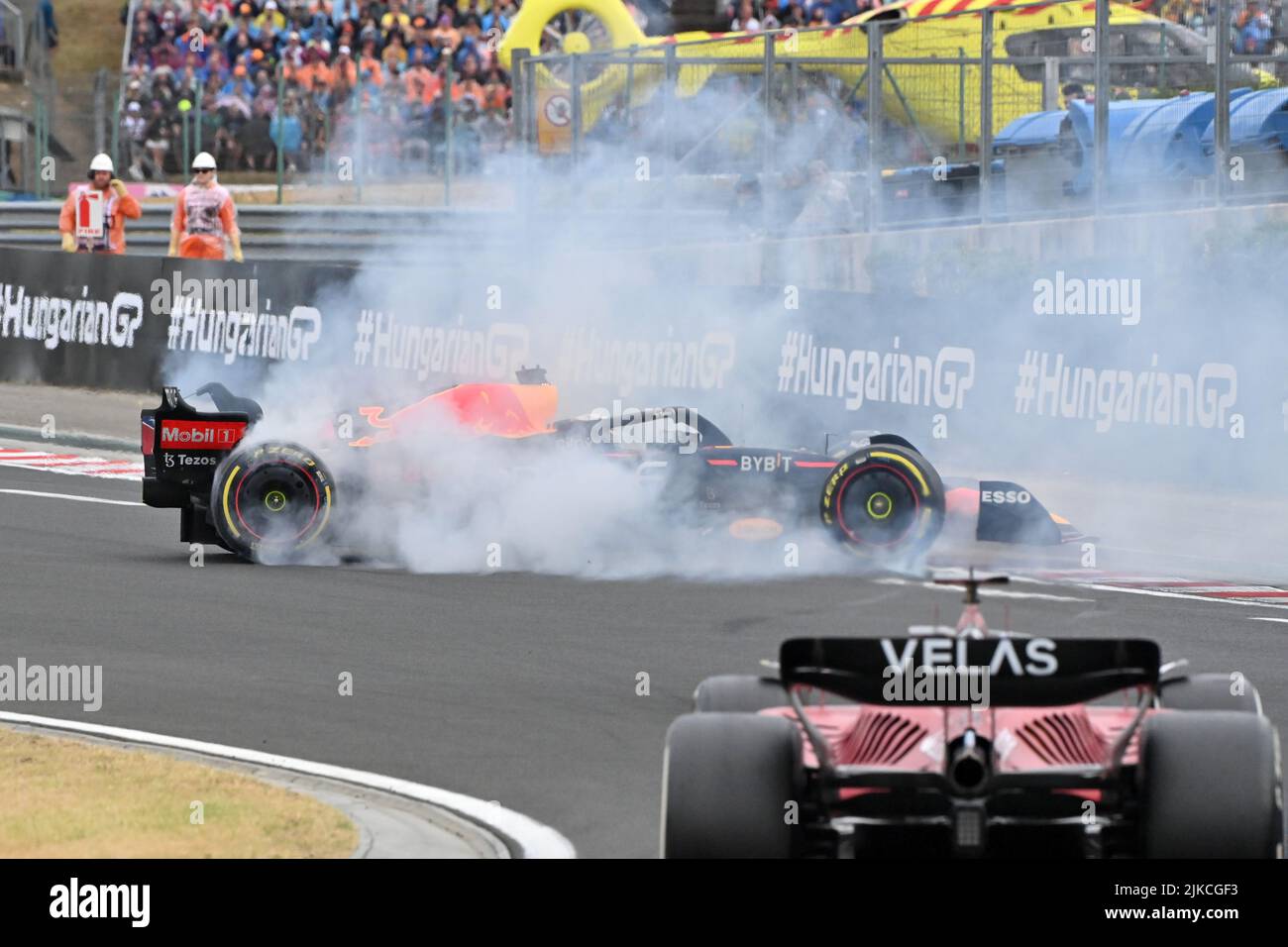 01 VERSTAPPEN Max (nld), Red Bull Racing RB18, action spin during the ...