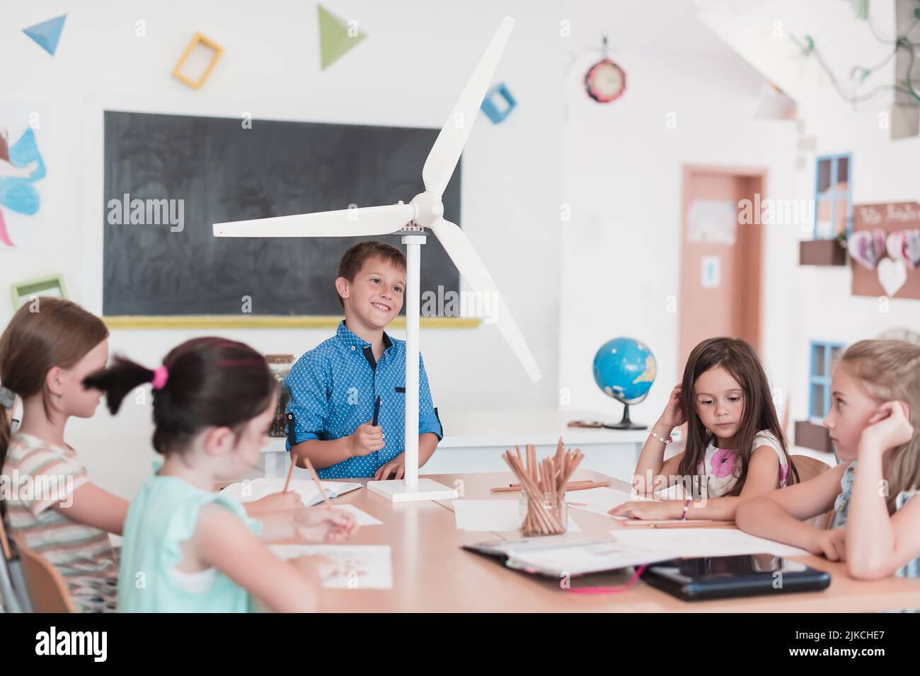 Engineering students diverse hi-res stock photography and images - Alamy