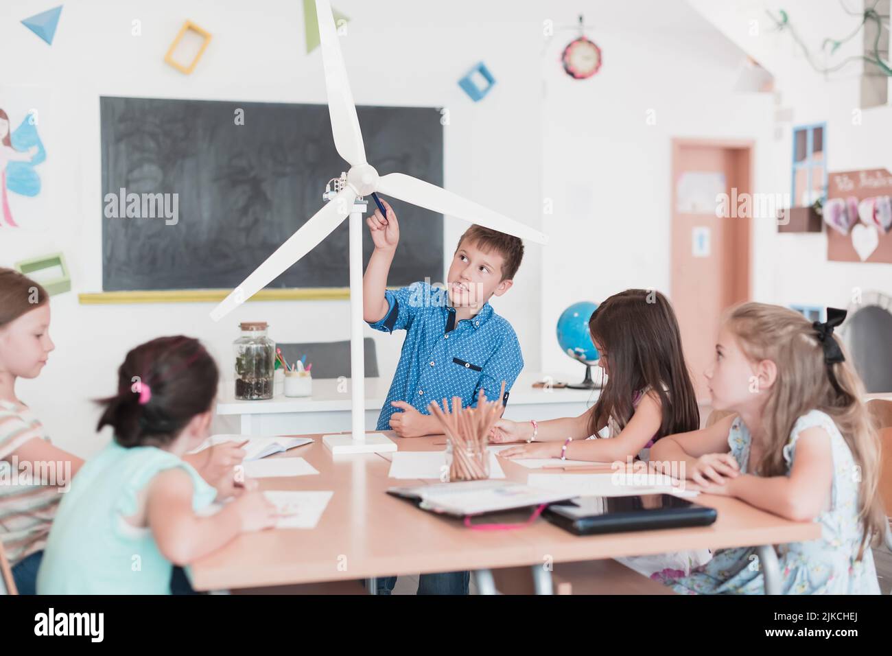 Engineering students diverse hi-res stock photography and images - Alamy