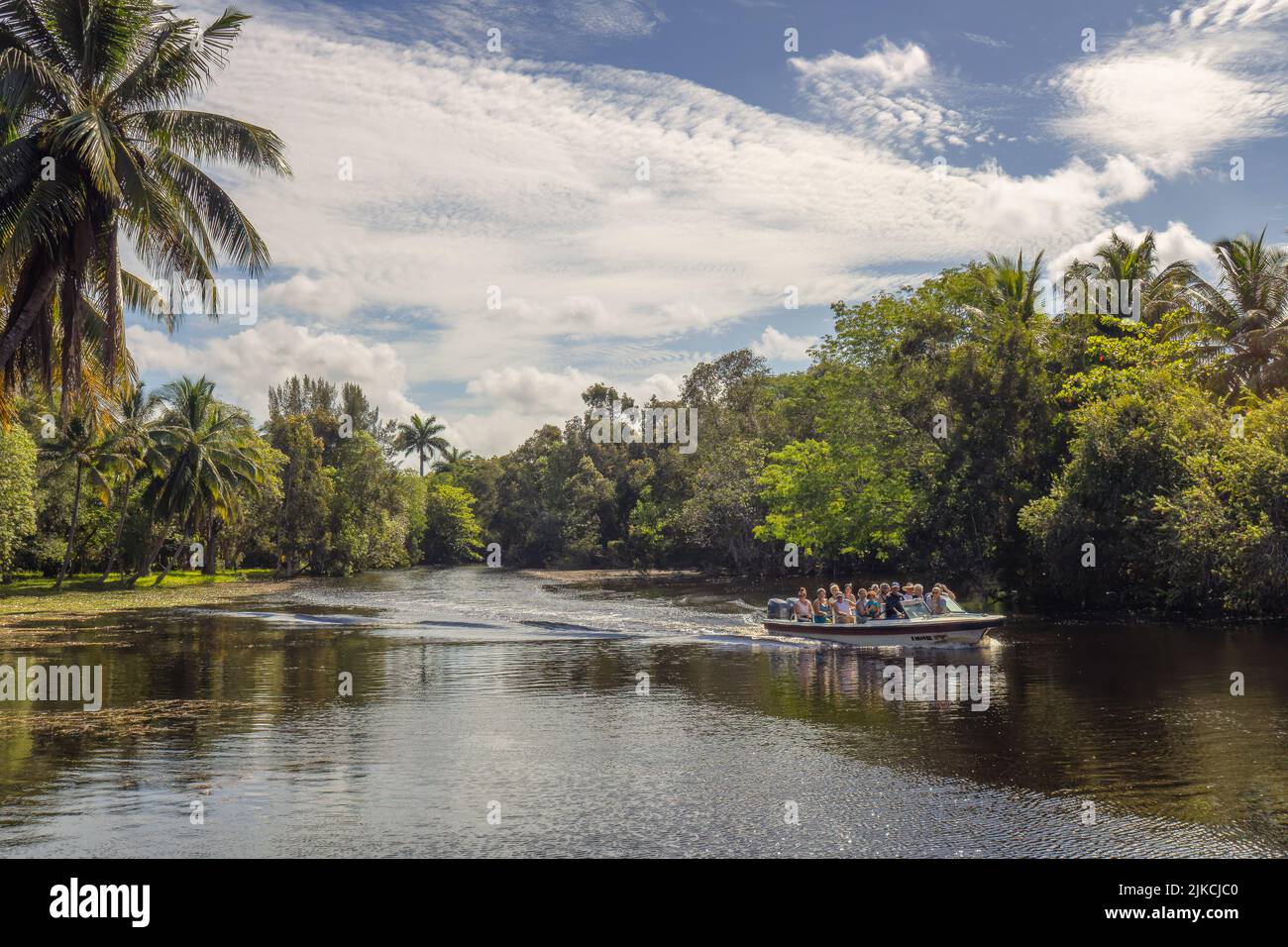 Zapata cuba boat hi-res stock photography and images - Alamy