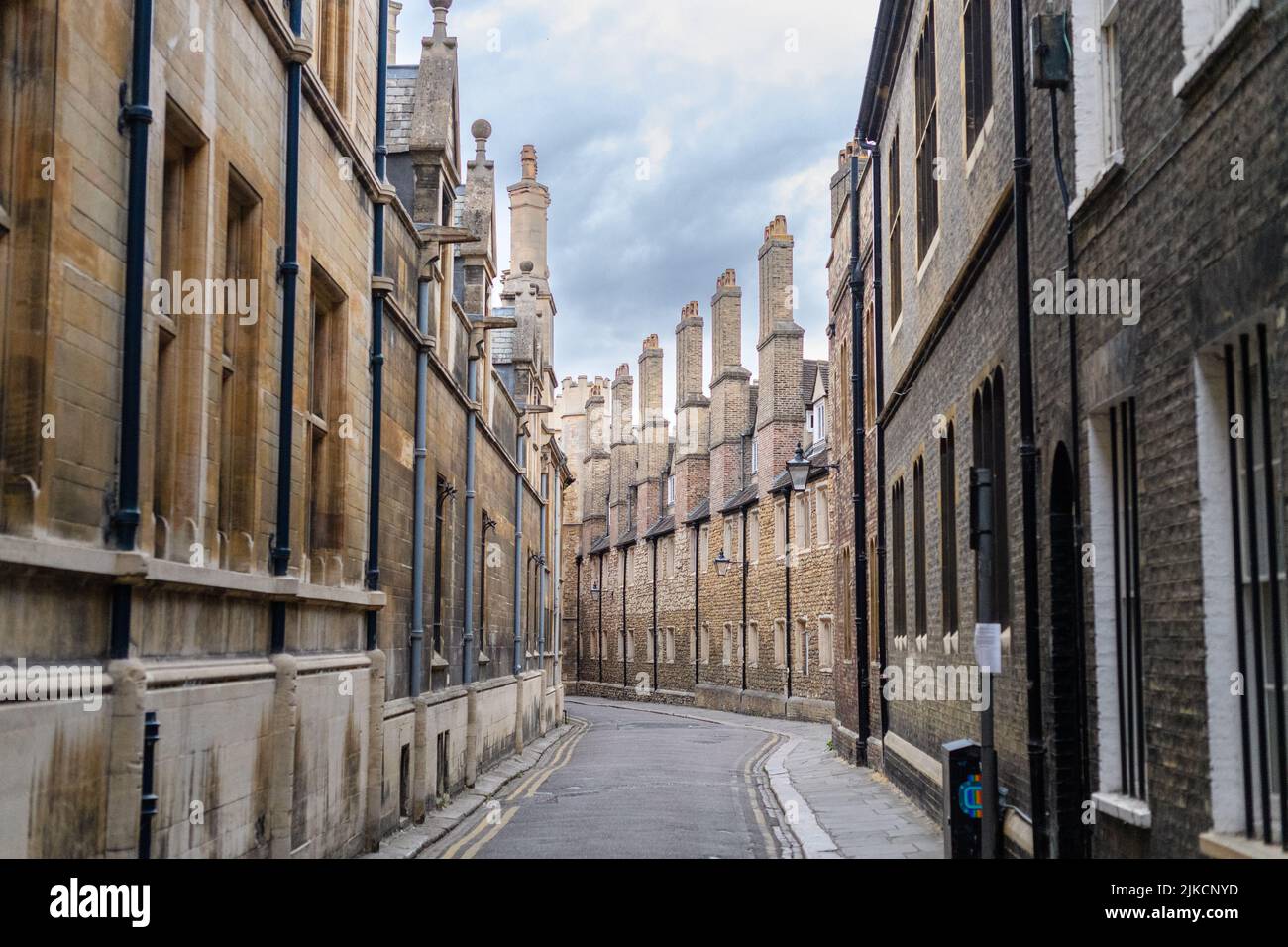 A narrow street in the Cambridge city Stock Photo - Alamy