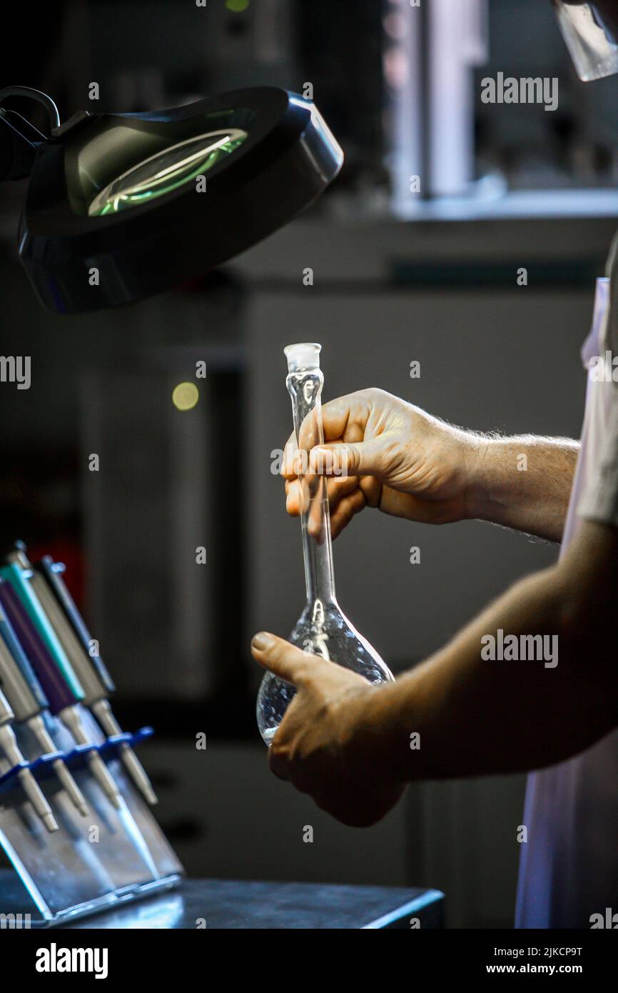 Laboratory at refinery in North Dakota Stock Photo - Alamy