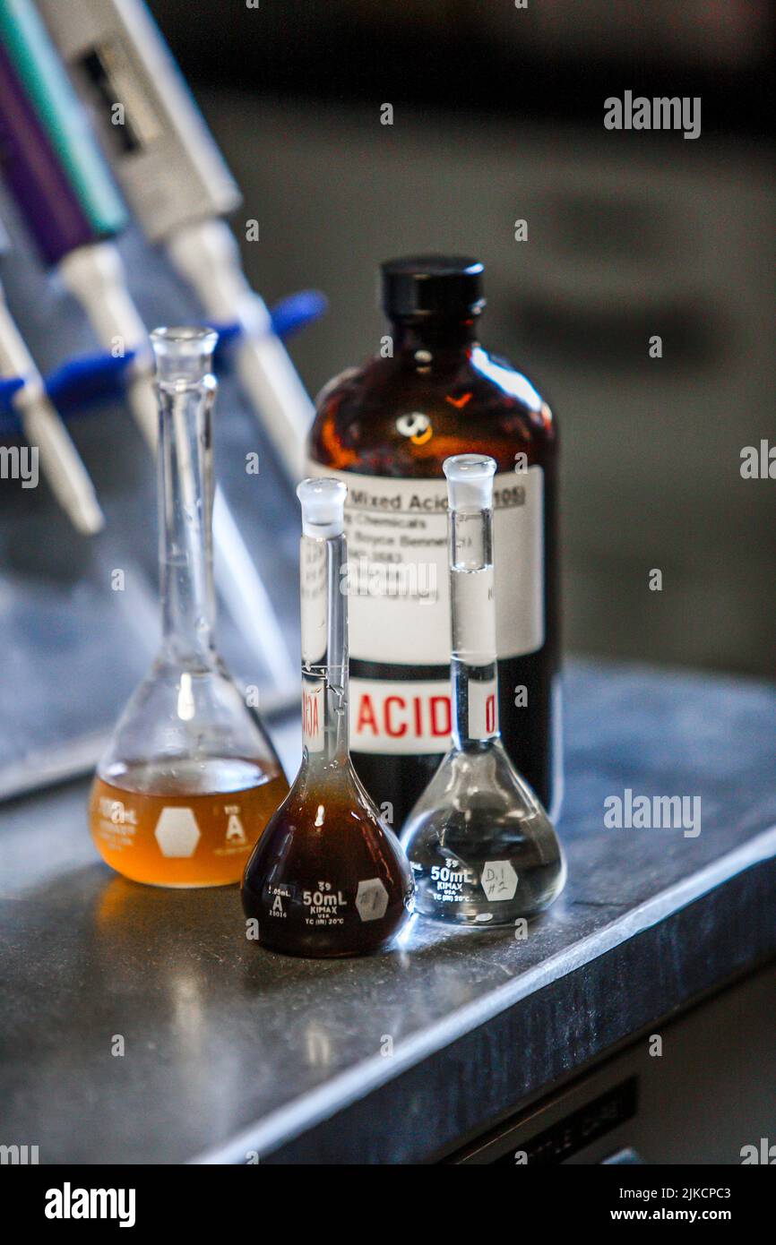 Labratory equipment hi-res stock photography and images - Alamy