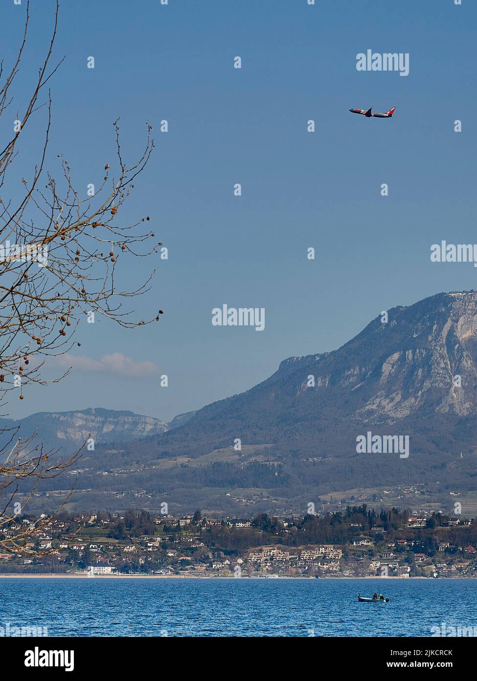 Airplane over sea hi-res stock photography and images - Alamy