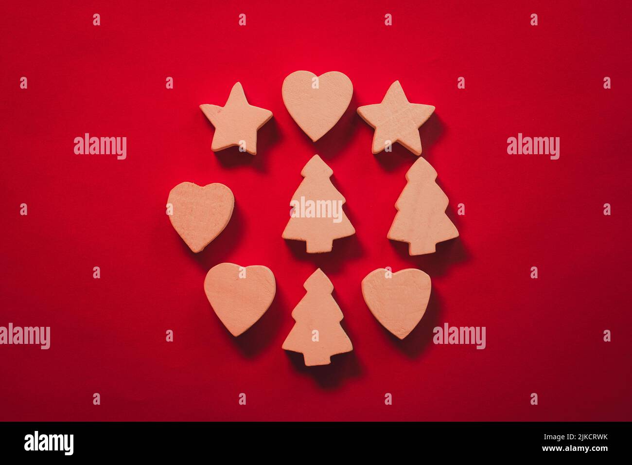 Maroon christmas ornament hi-res stock photography and images - Alamy
