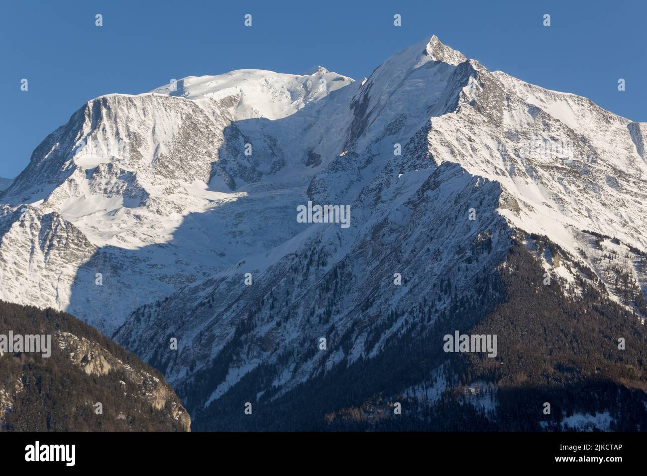 A stunning shot of the Mont Blanc massif, the mountain range of the ...