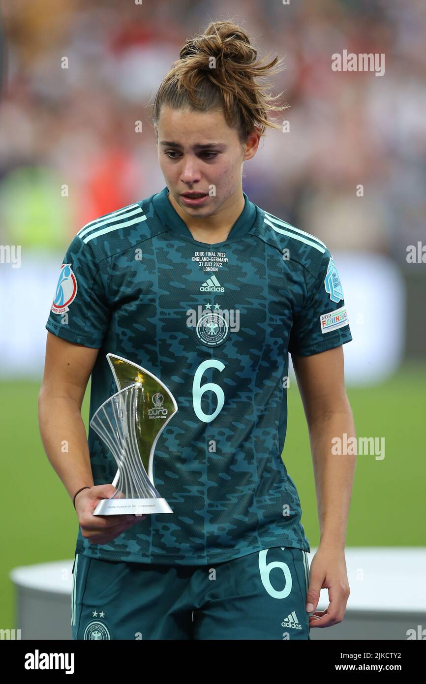 Dejected football player hi-res stock photography and images - Alamy