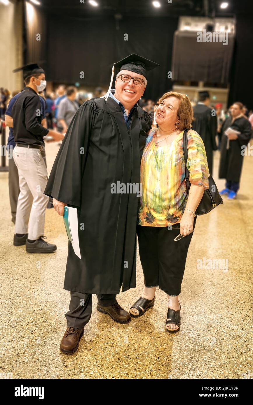 Woman receiving diploma hi-res stock photography and images - Alamy