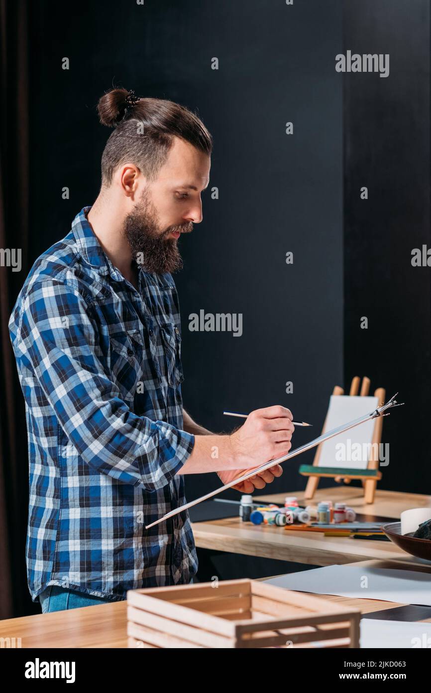 artist sketching drawing inspiration lifestyle Stock Photo - Alamy