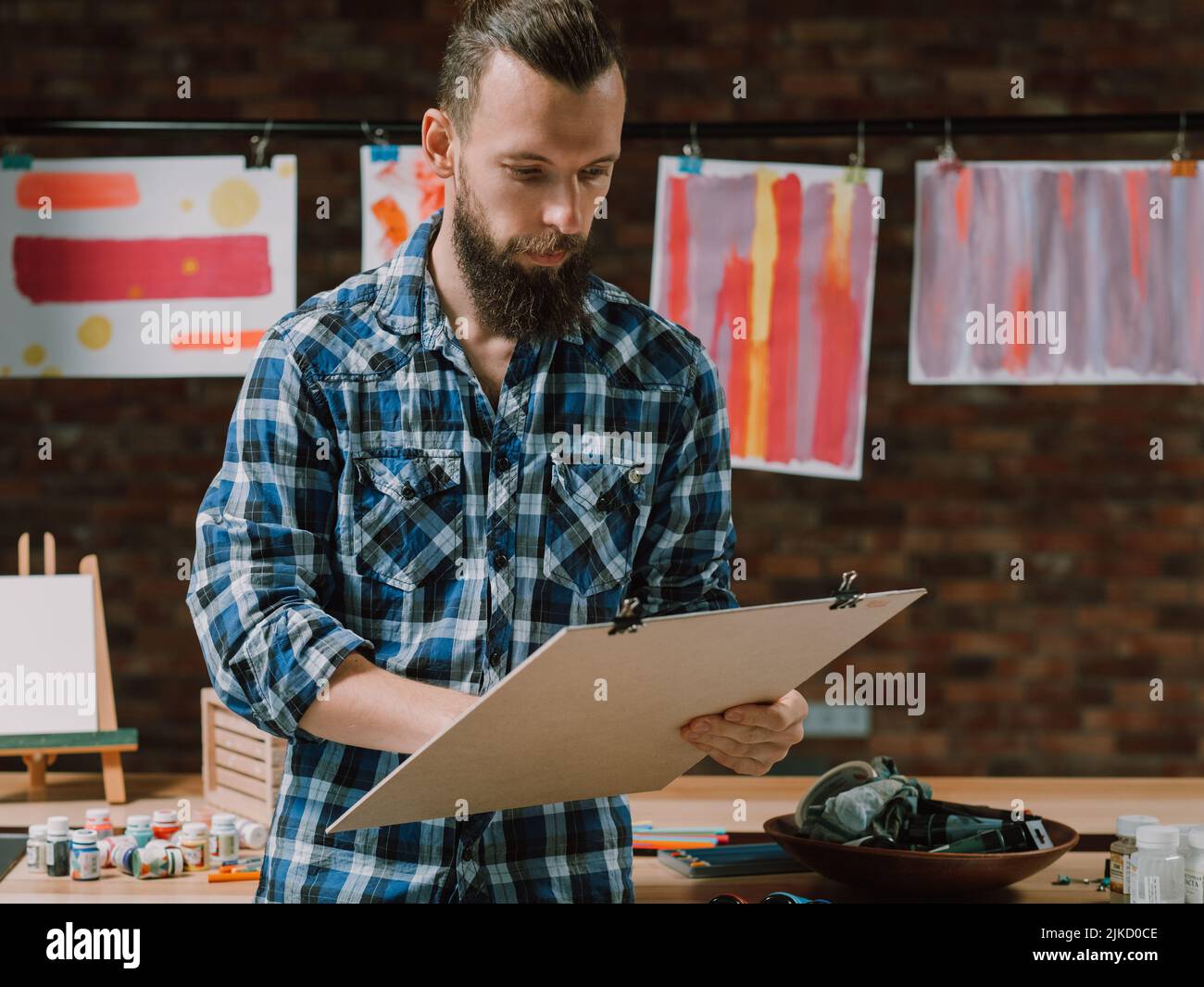 Young artist at art therapy session hi-res stock photography and images ...