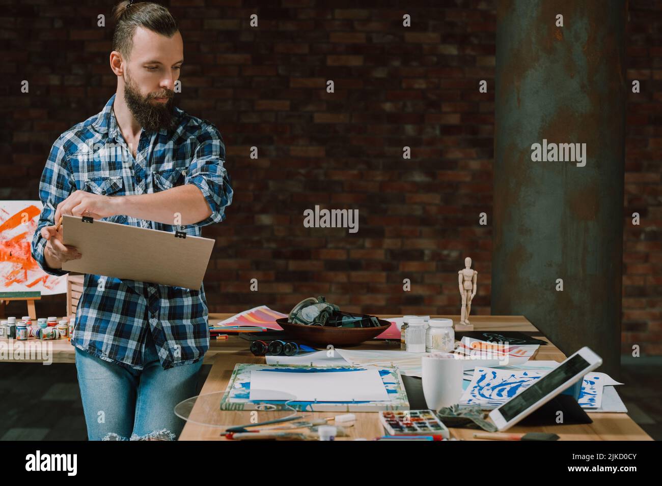 studying fine art online tutorial self education Stock Photo - Alamy