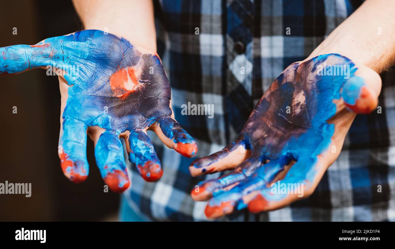 artist hands paint man creativity talent hobby Stock Photo - Alamy