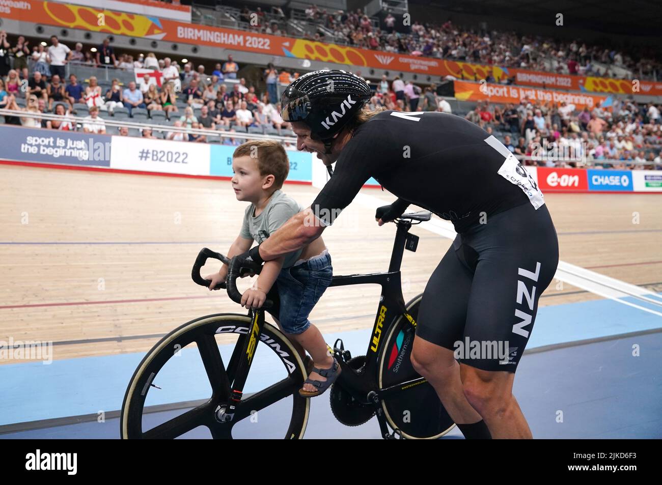 New Zealand's Aaron Gate celebrates with son Axel after winning the Men ...