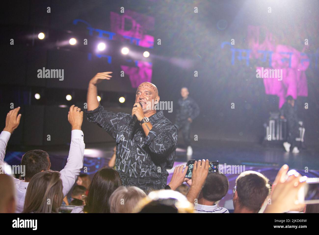 Female jazz singer on stage hi-res stock photography and images - Alamy