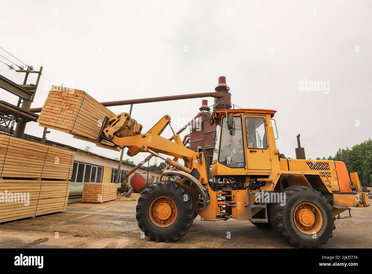 Sawmill operations hi-res stock photography and images - Alamy