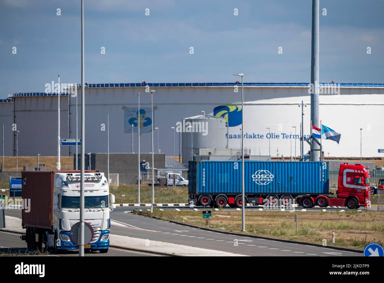 Petroleum oil terminal supply terminals hi-res stock photography and ...