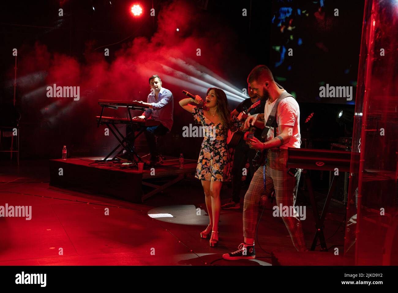 Famous Singers On Stage