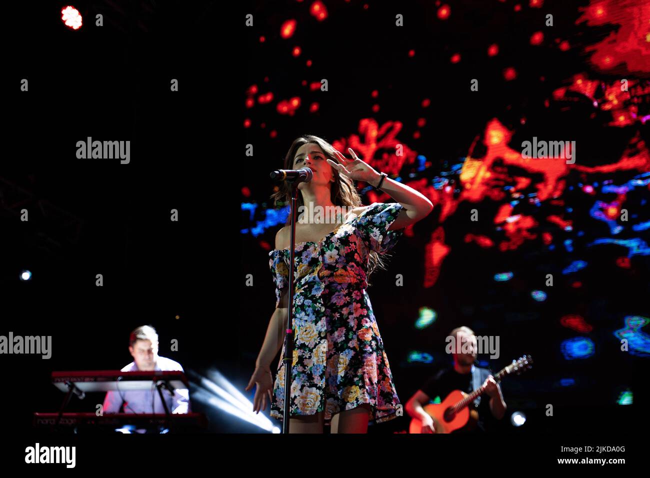 Famous Singers On Stage