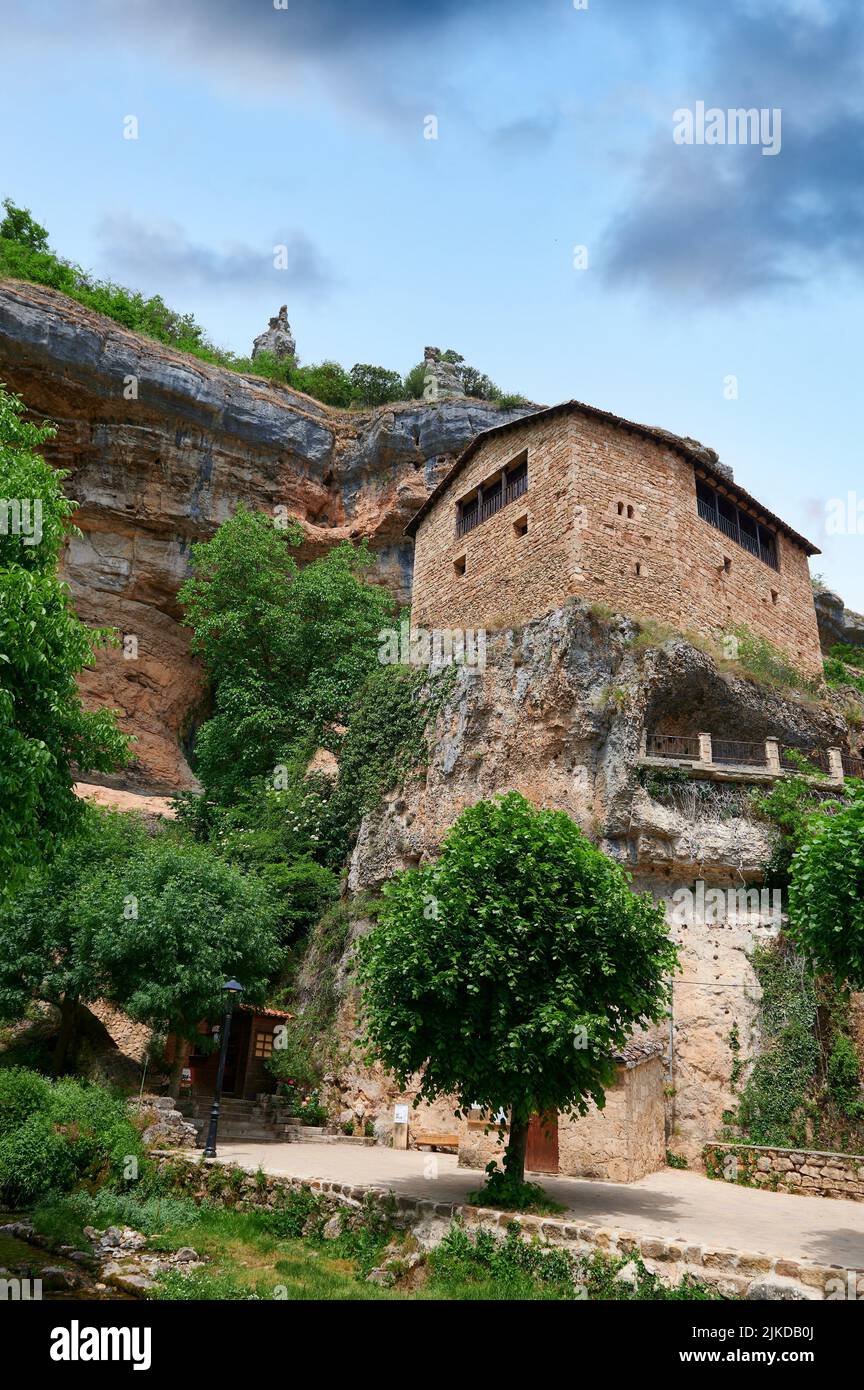 House isolated cliff hi-res stock photography and images - Alamy