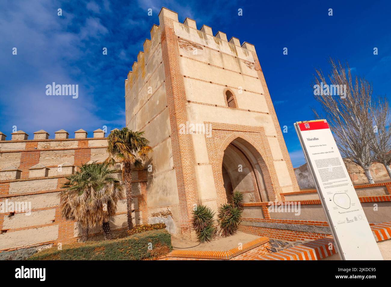 Ruined gate towers hi-res stock photography and images - Alamy