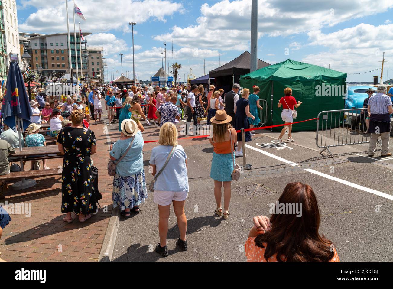 Poole waterfront pub hi-res stock photography and images - Alamy