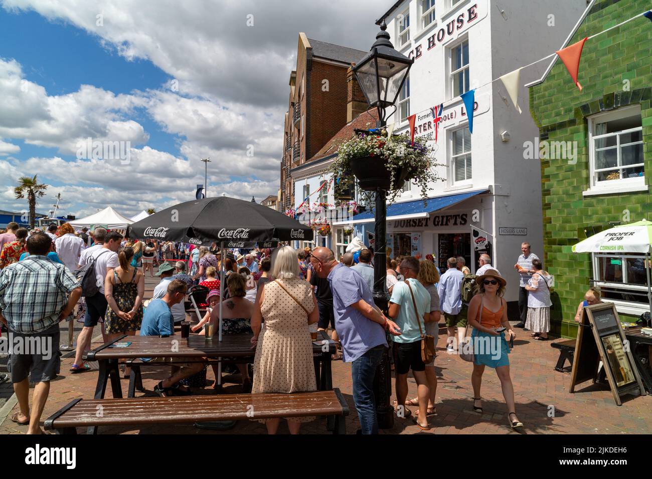 Poole waterfront pub hi-res stock photography and images - Alamy