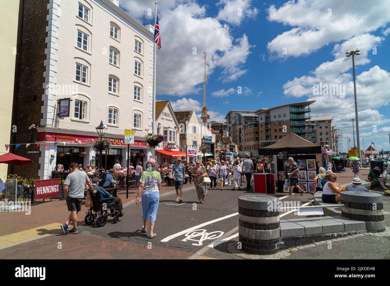 Poole waterfront pub hi-res stock photography and images - Alamy