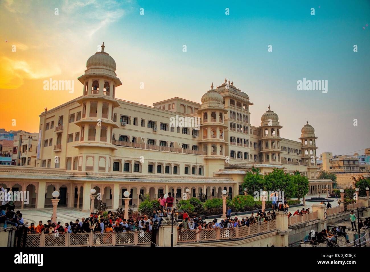 Shri Vallabh Villas Lords Plaza, built in immaculate grandeur and ...