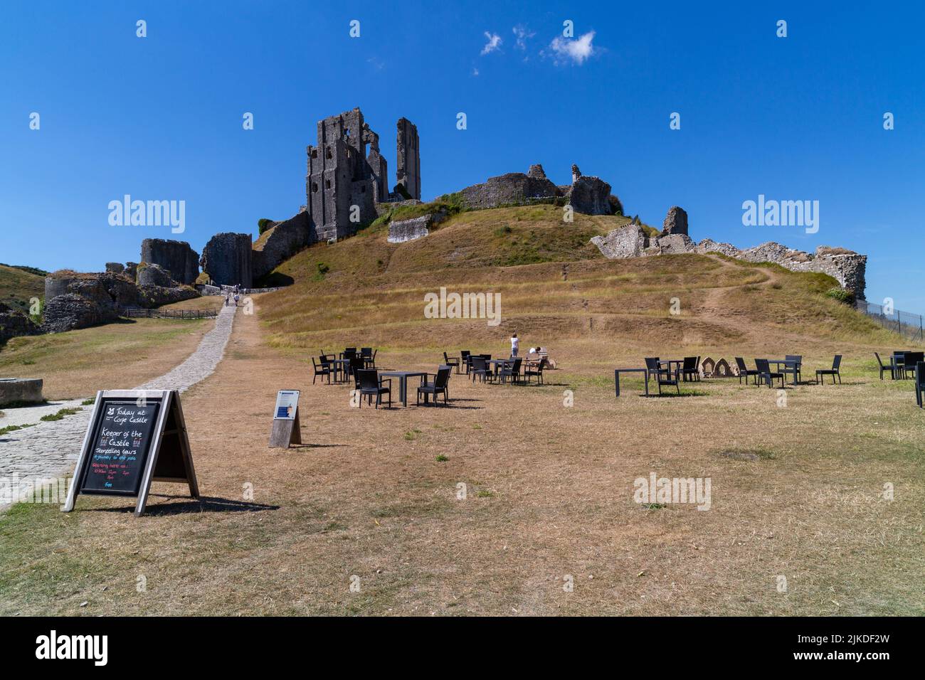 The square corfe castle hi-res stock photography and images - Alamy