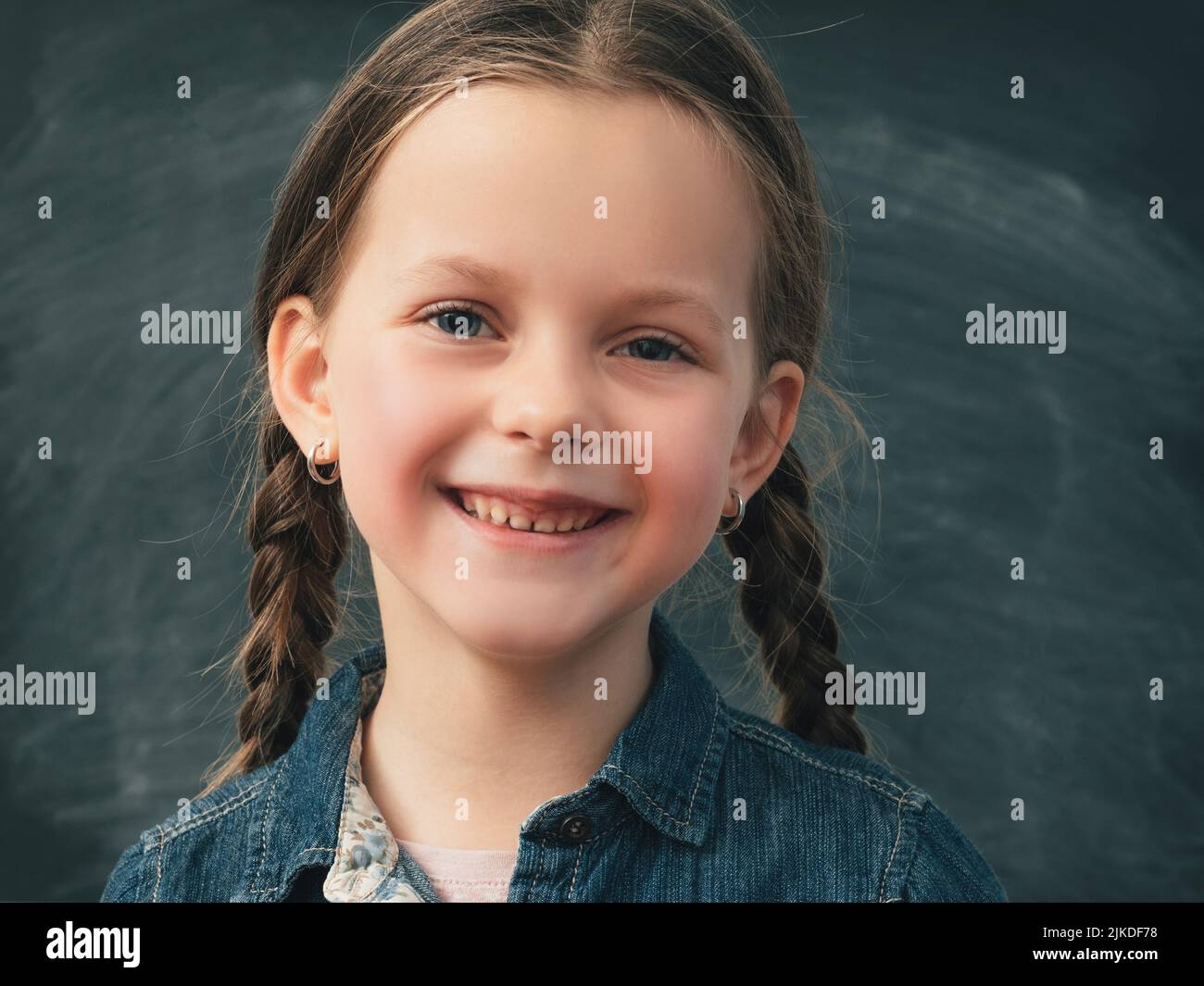 back to school happy young girl chalkboard Stock Photo - Alamy