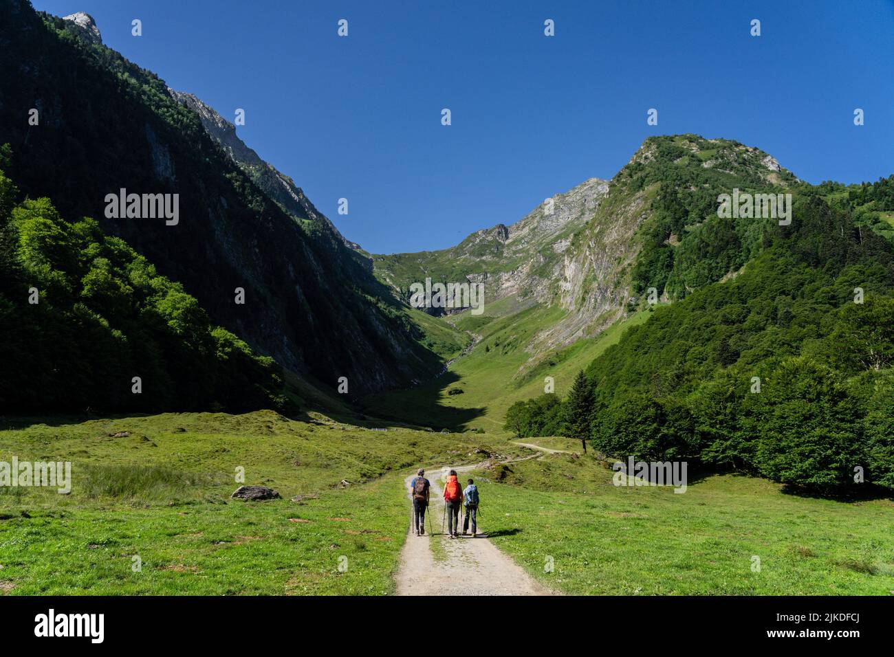 route to the port of Vénasque, Luchon, Pyrenean mountain range, France ...