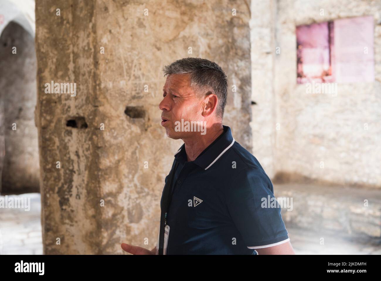 Alex, singer and guardian of the Ali Pasha Tepelena Fortress at Porto ...