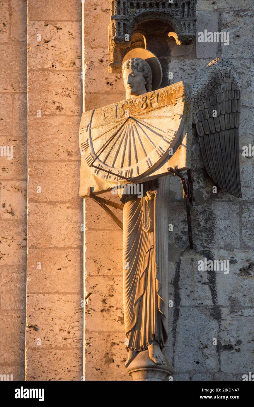 Angel holding sundial hi-res stock photography and images - Alamy