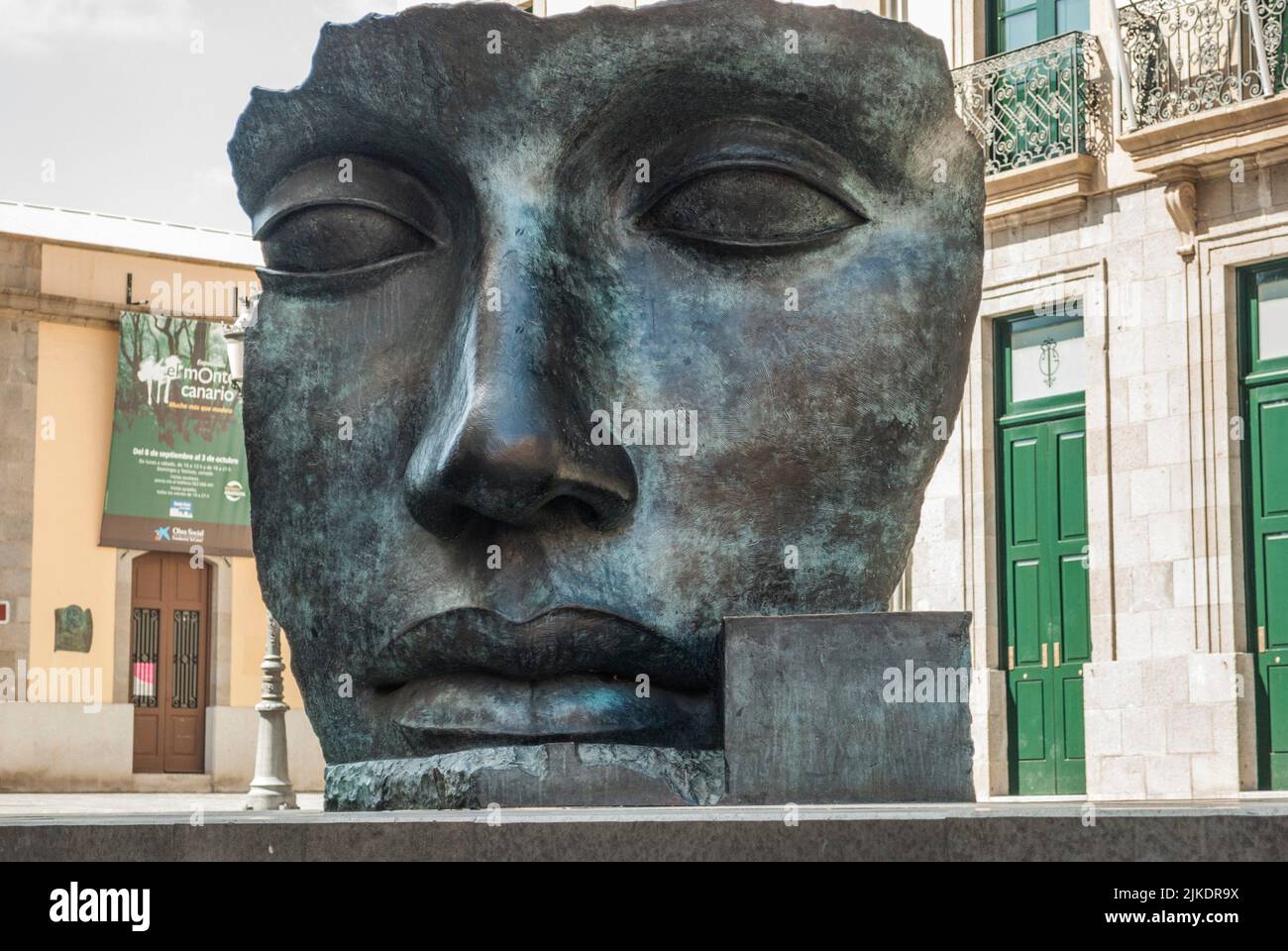 Angel guimera sculpture hi-res stock photography and images - Alamy