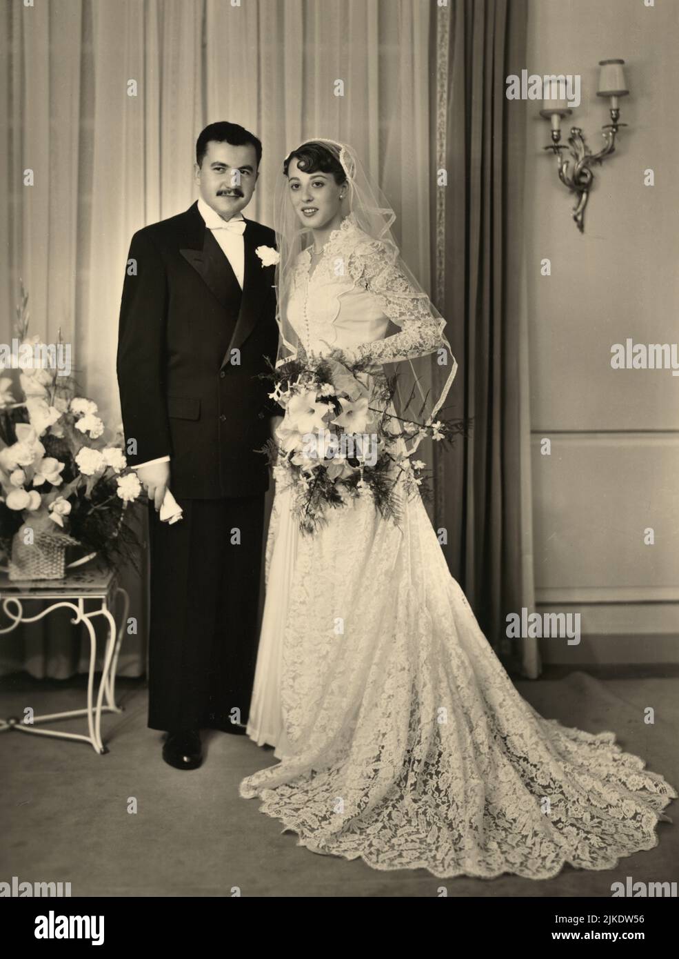 wedding photography, France, 1956 Stock Photo - Alamy