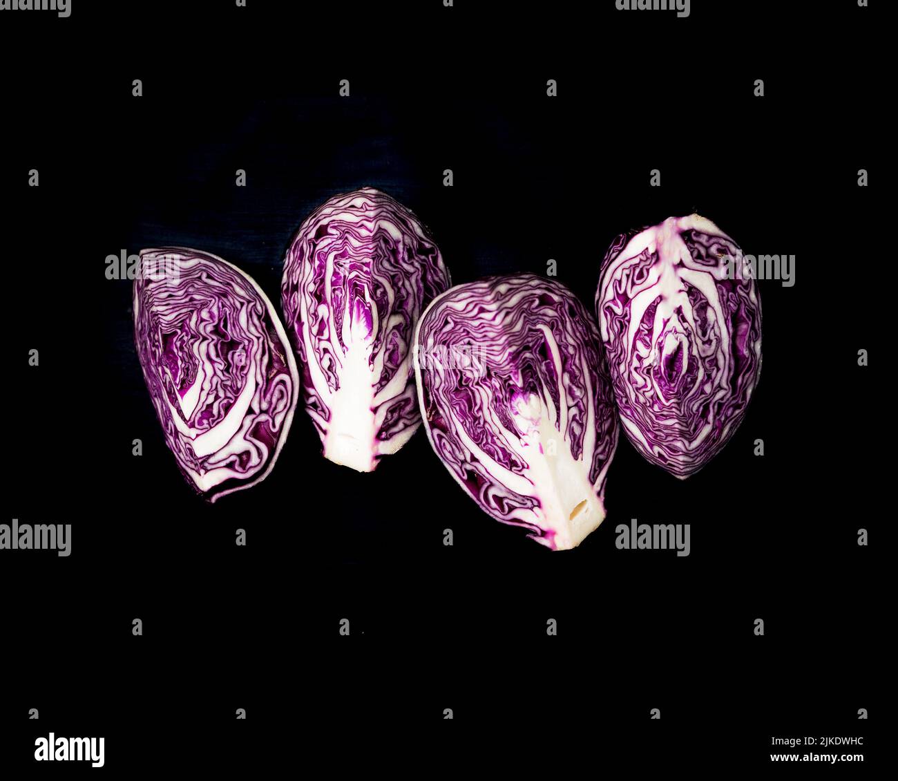 Head of purple cabbage Stock Photo - Alamy