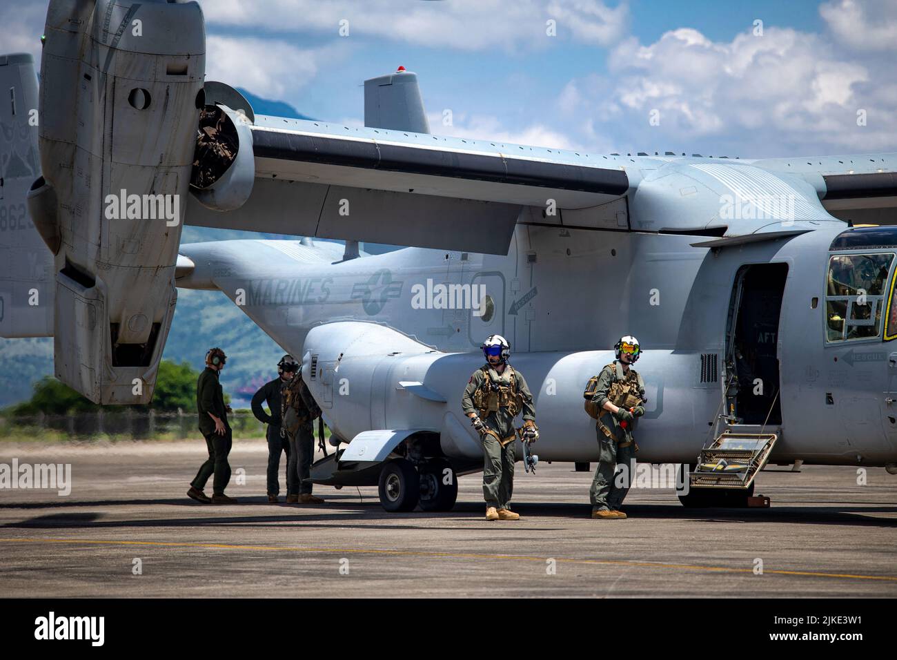 U.S. Marines with Marine Medium Tilt-Rotor Squadron (VMM) 265 perform ...