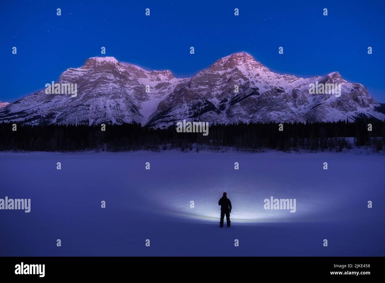 People looking milky way galaxy hi-res stock photography and images - Alamy