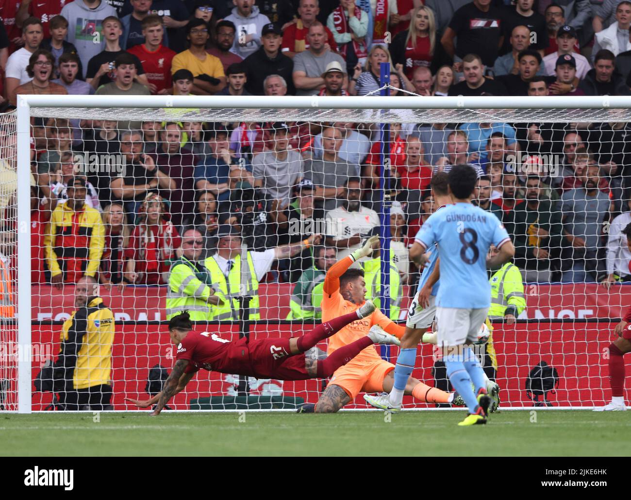 Darwin nunez liverpool community shield hi-res stock photography and ...