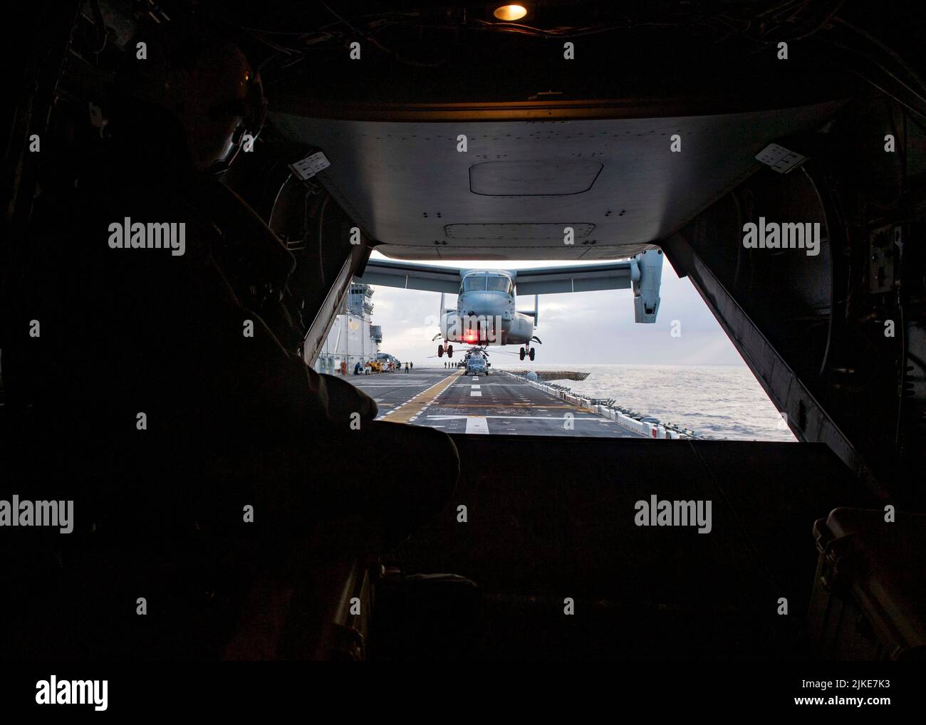 PACIFIC OCEAN (July 26, 2022) An MV-22 Osprey, attached to Marine ...