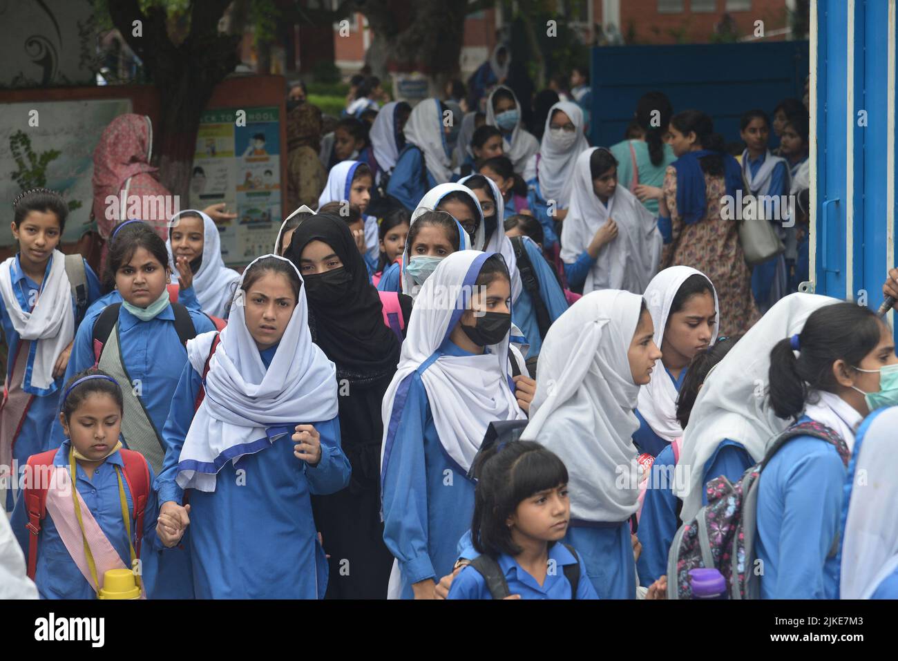 Lahore, Pakistan. 01st Aug, 2022. Pakistani students leaving school ...