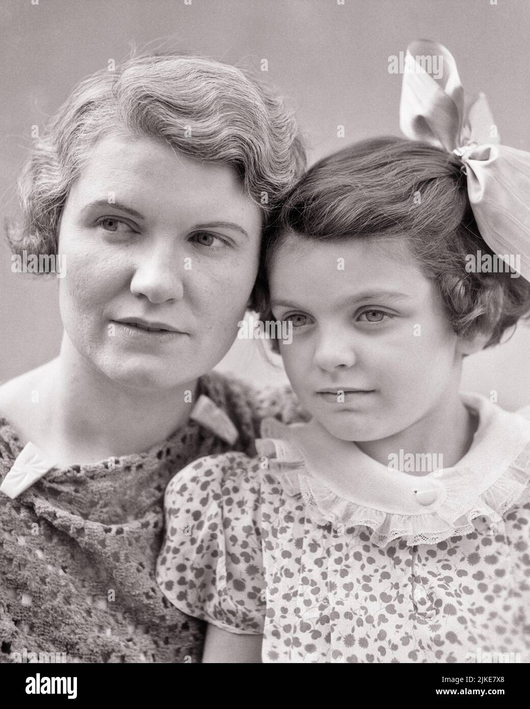 Grandmother with granddaughter 1930s hi-res stock photography and ...