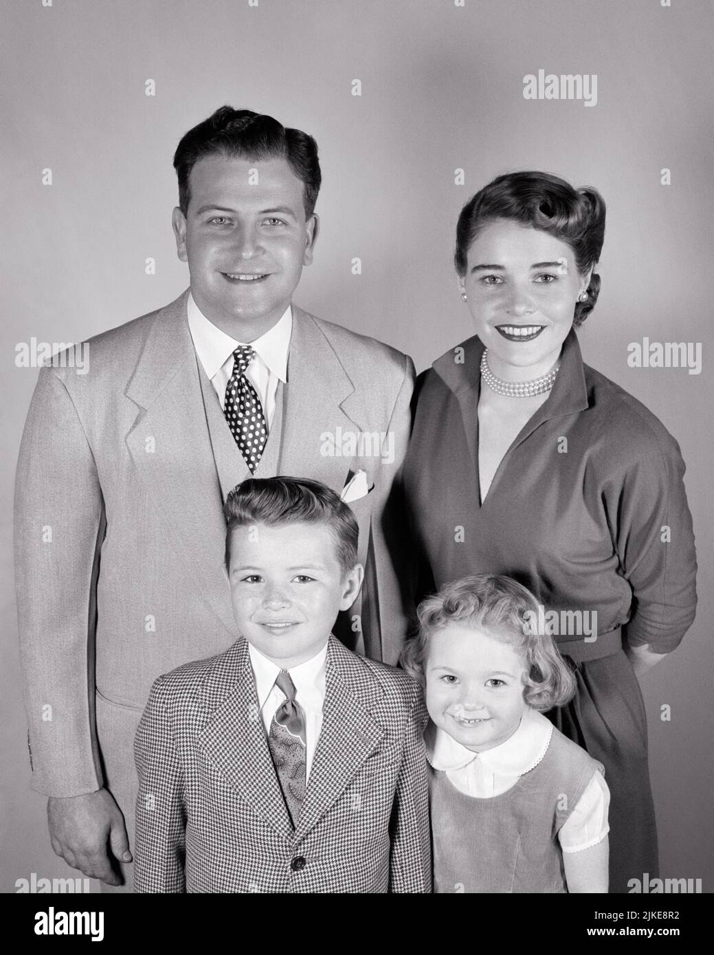 Family life 1950's hi-res stock photography and images - Alamy