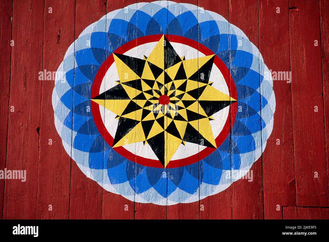 Pennsylvania dutch barn hex sign hi-res stock photography and images ...